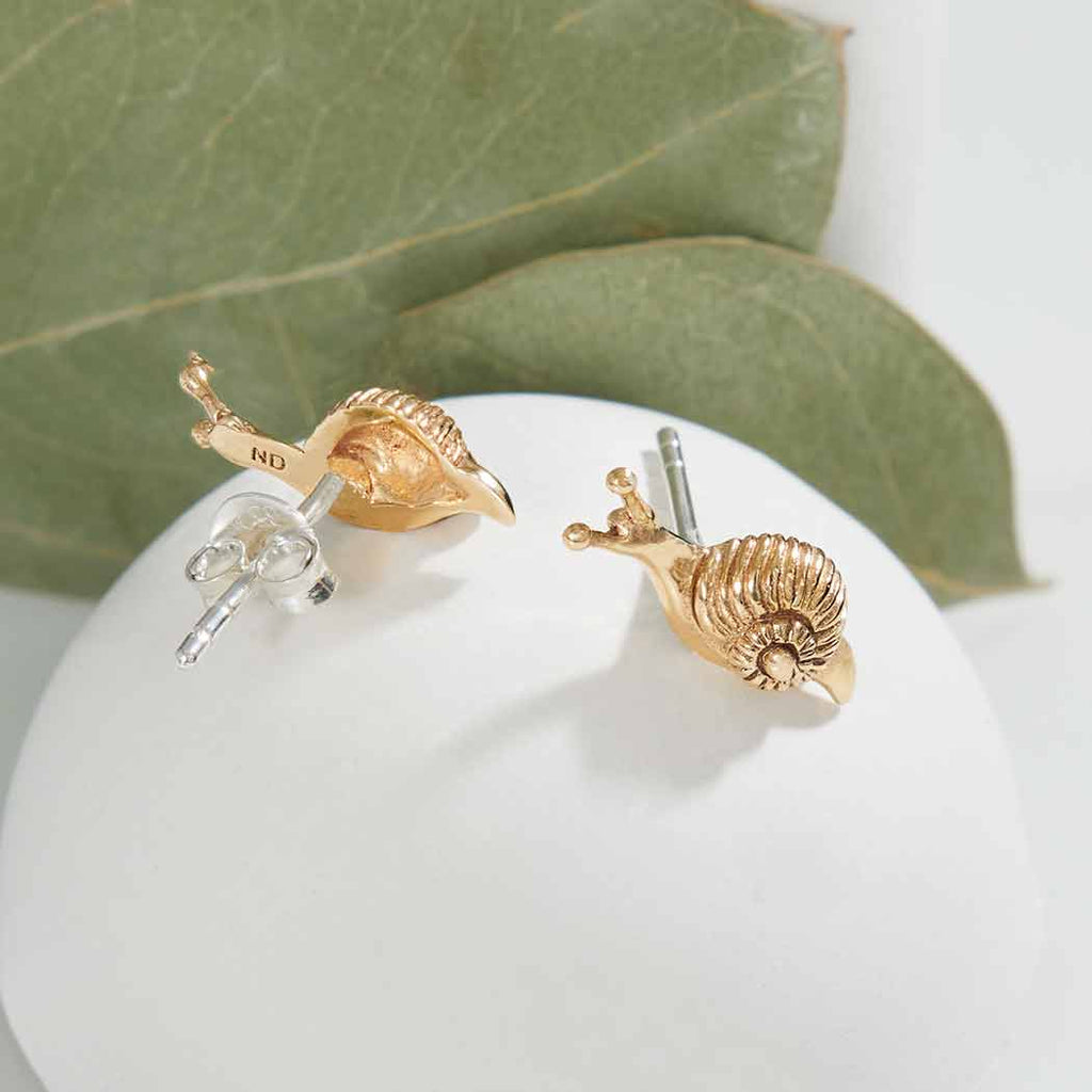 Tiny Snail Stud
